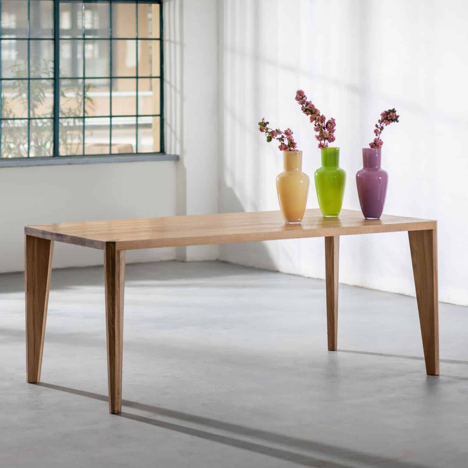 Český nábytek TRIANT - výroba nábytku od roku 1991